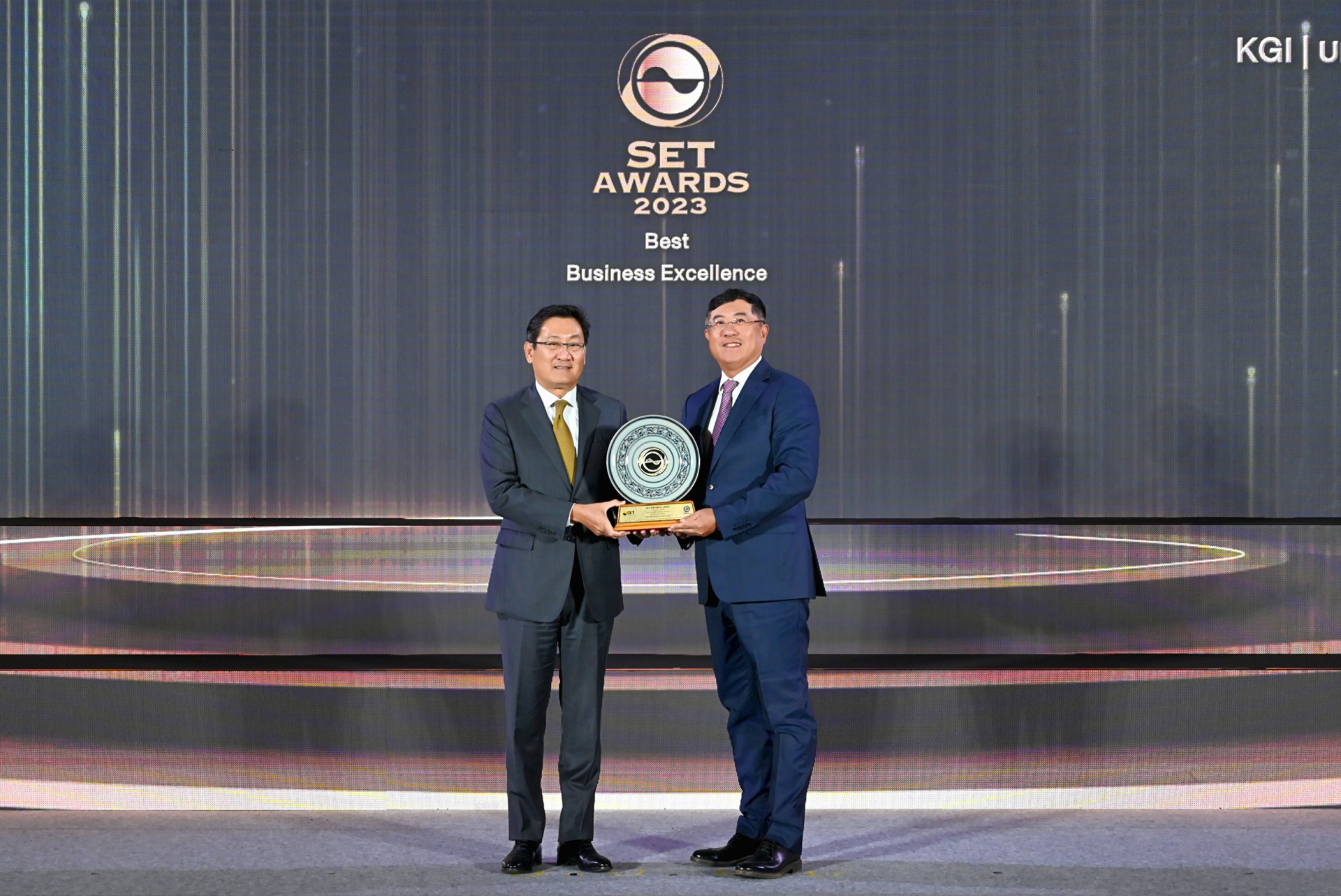 KGI คว้ารางวัล Best Securities Company Awards ต่อเนื่องเป็นปีที่ 2 ในงาน SET Awards 2023 ...